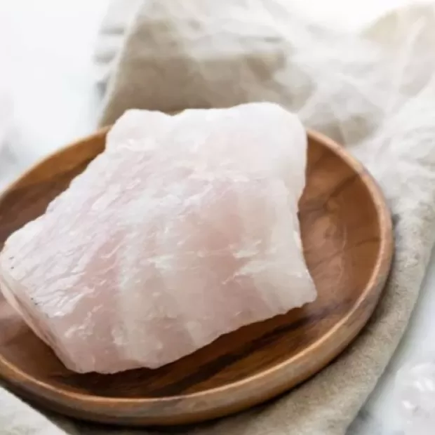 Cómo purificar y recargar tu cuarzo rosa para obtener su máxima energía ...