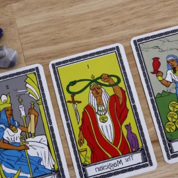 Descubre los Diferentes Tipos de Barajas de Tarot - Anna Casas